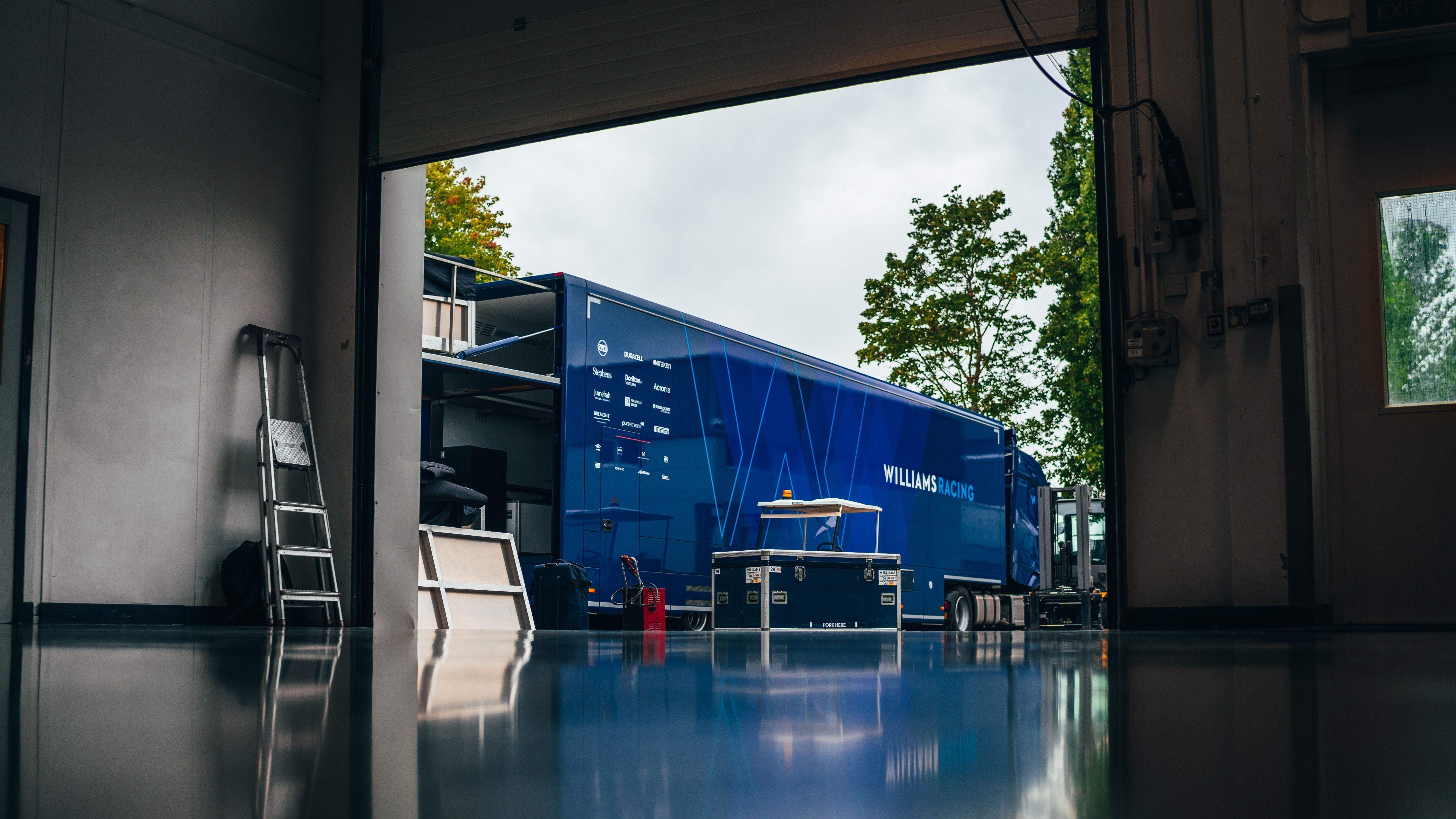 WATCH: The Williams F1 cars arrive back at Grove after Spa and the ...