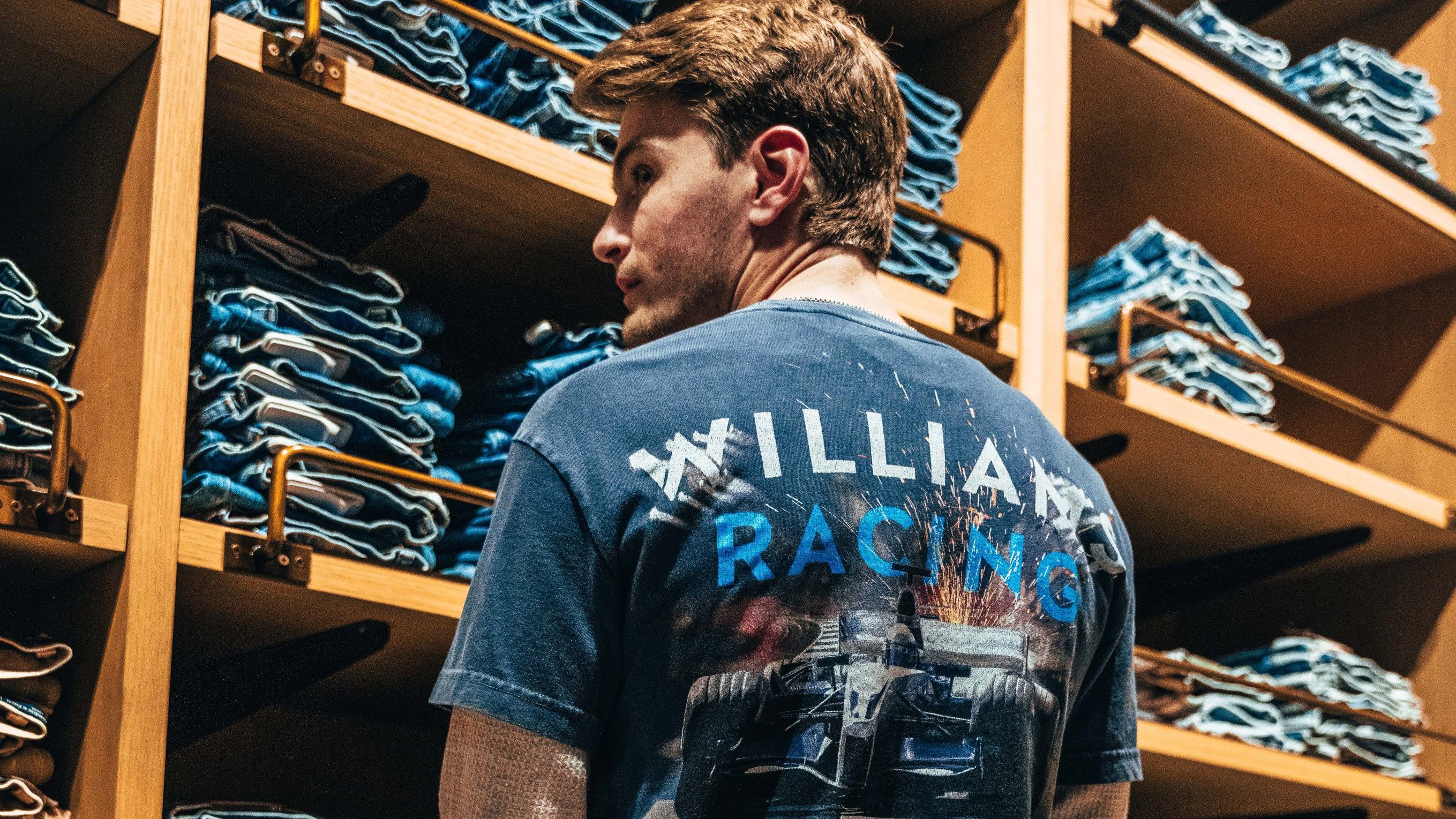 WATCH: Logan Sargeant's Abercrombie & Fitch x Williams Racing try on ...