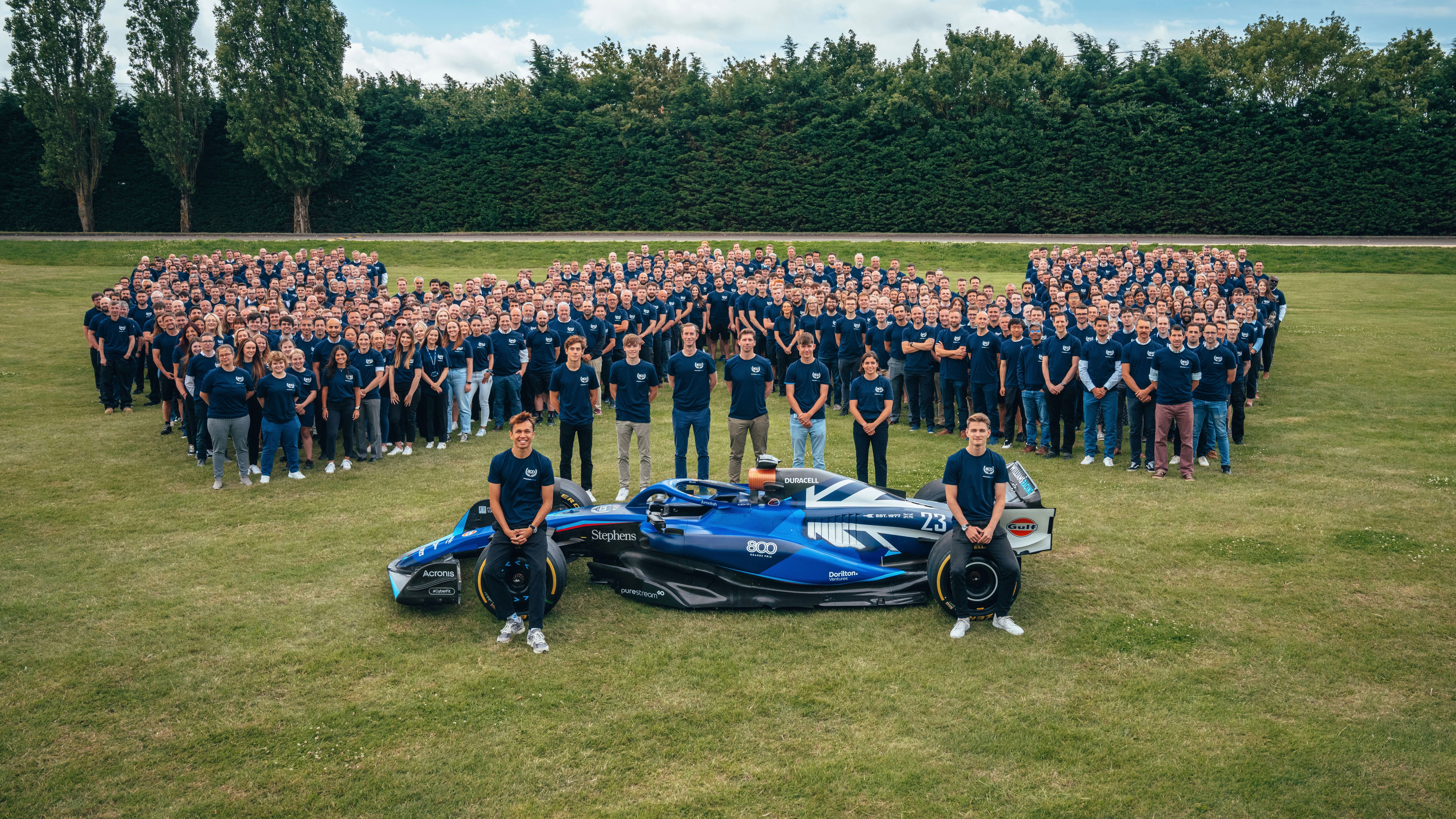 WATCH: Our 800 GP team photo | Williams Racing